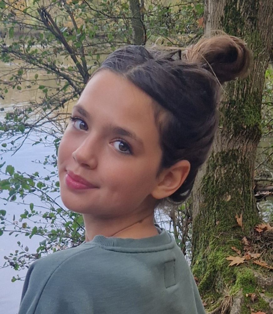 Zana V | Network Model Agency