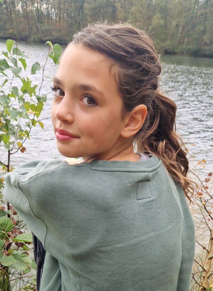 Zana V | Network Model Agency