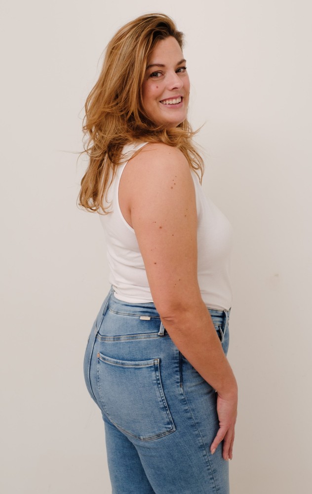 Virginie F | Network Model Agency