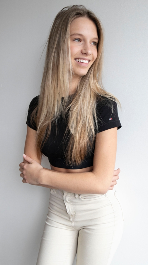 Dirkje J | Network Model Agency