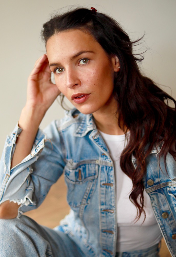 Alanis C | Network Model Agency