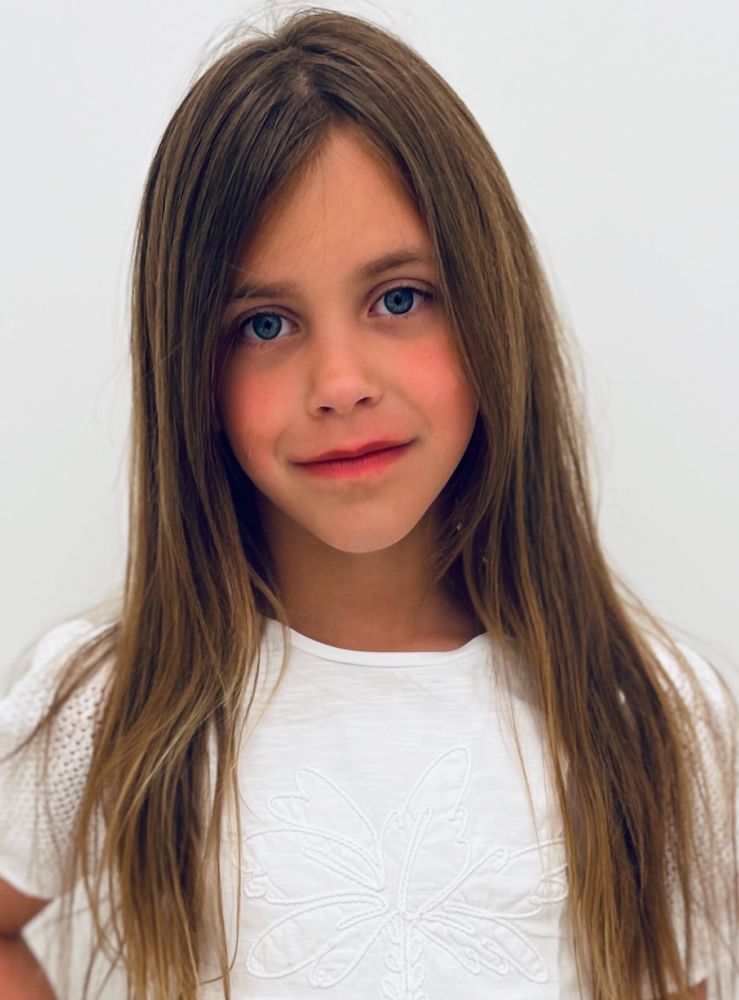Aline VH | Network Model Agency