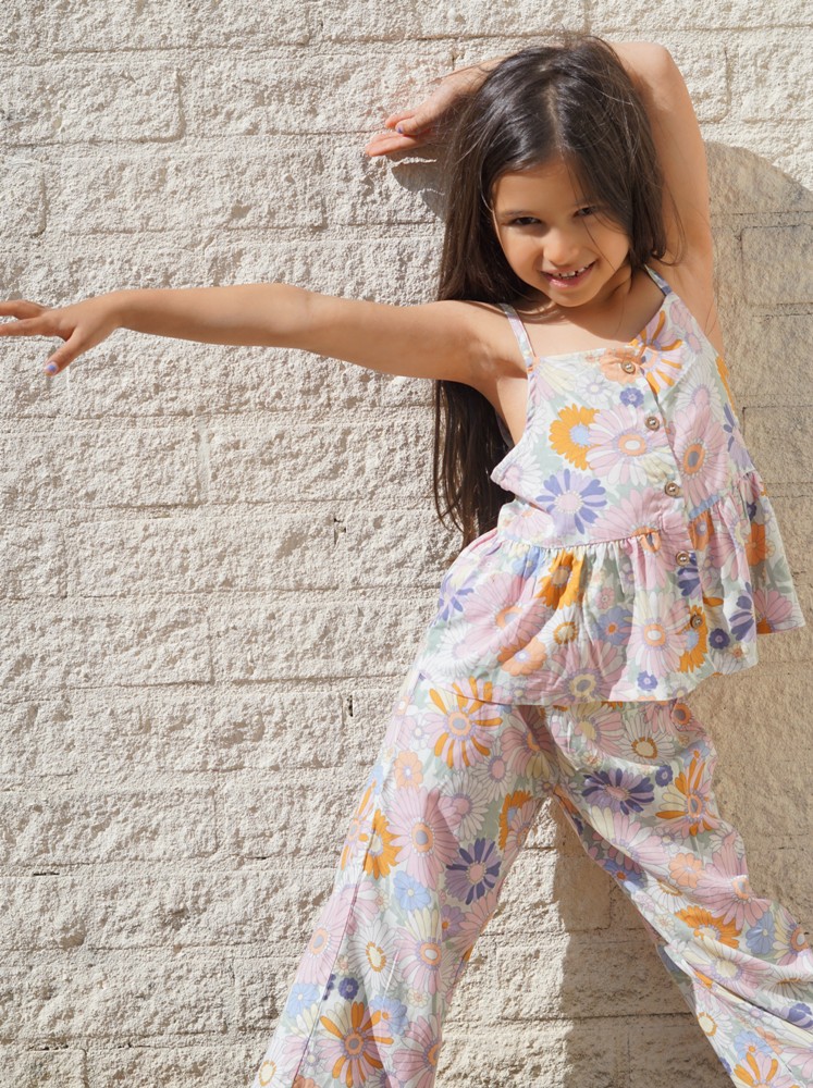 Amaryllis B | Network Model Agency