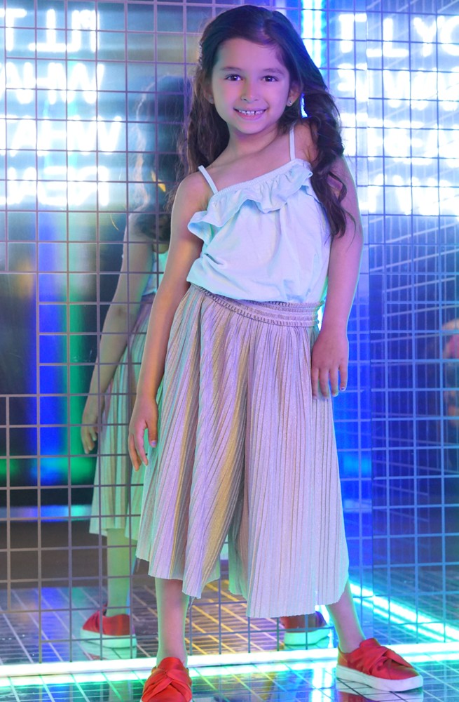 Amaryllis B | Network Model Agency