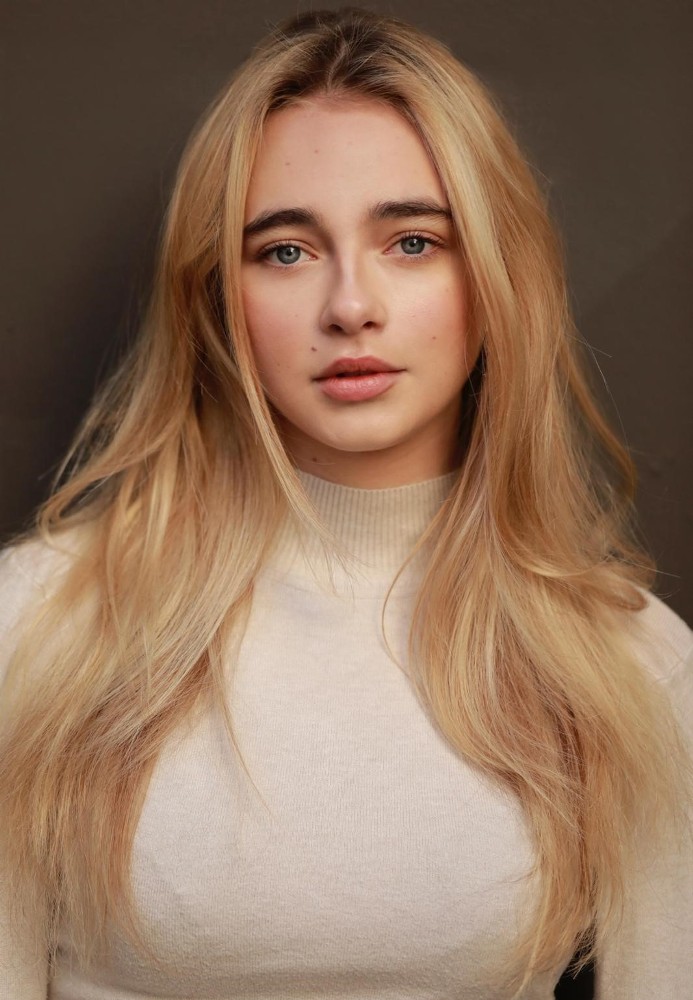 Amelia L | Network Model Agency