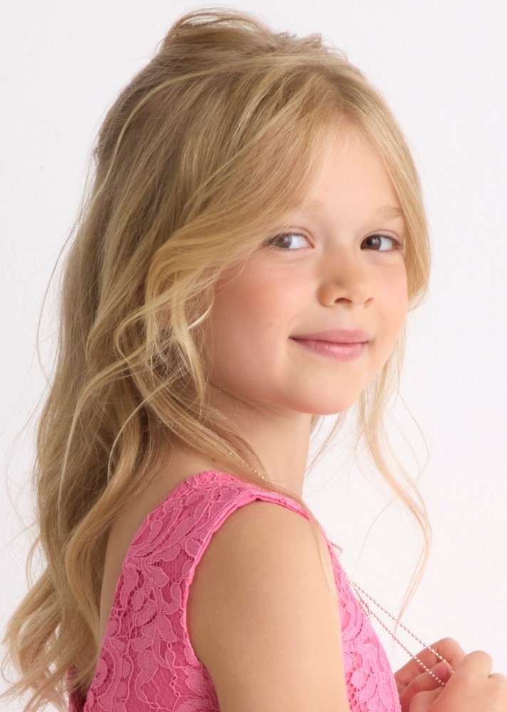 Amélie D | Network Model Agency