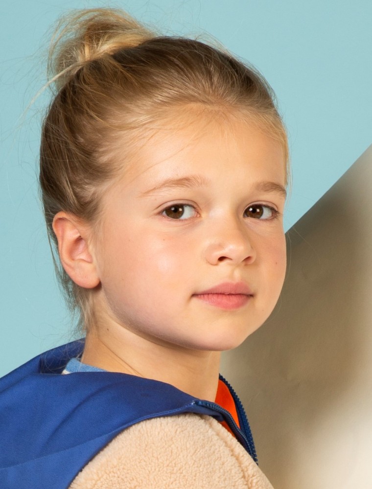 Amélie D | Network Model Agency