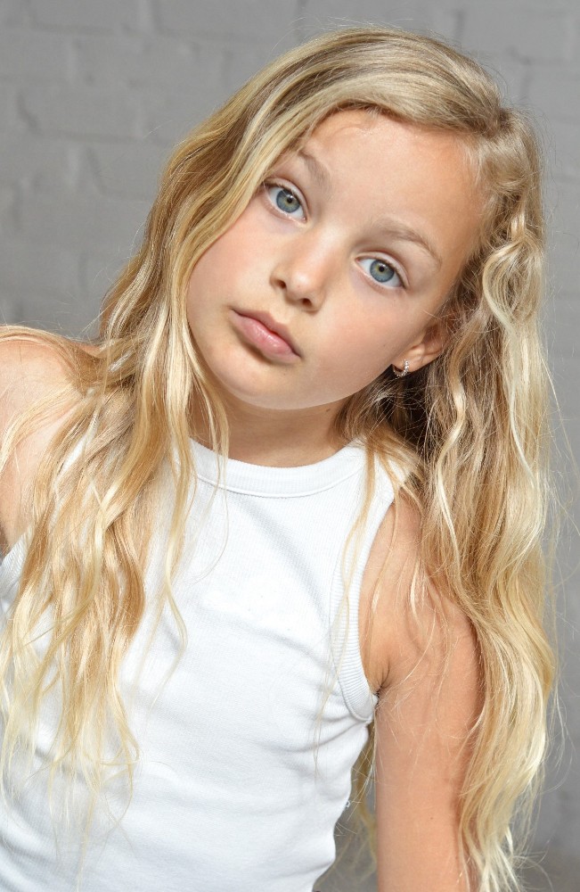 Amelie S | Network Model Agency