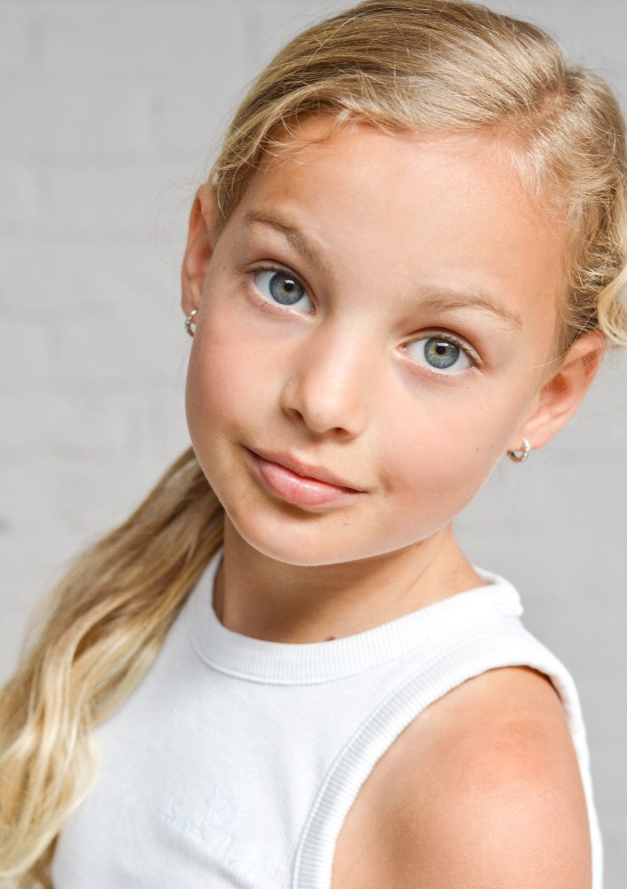 Amelie S | Network Model Agency