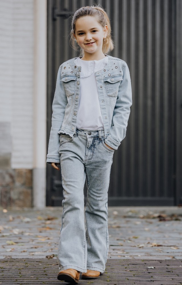 Amélie V | Network Model Agency