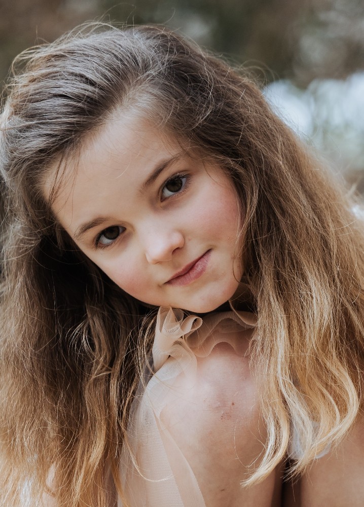 Amélie V | Network Model Agency