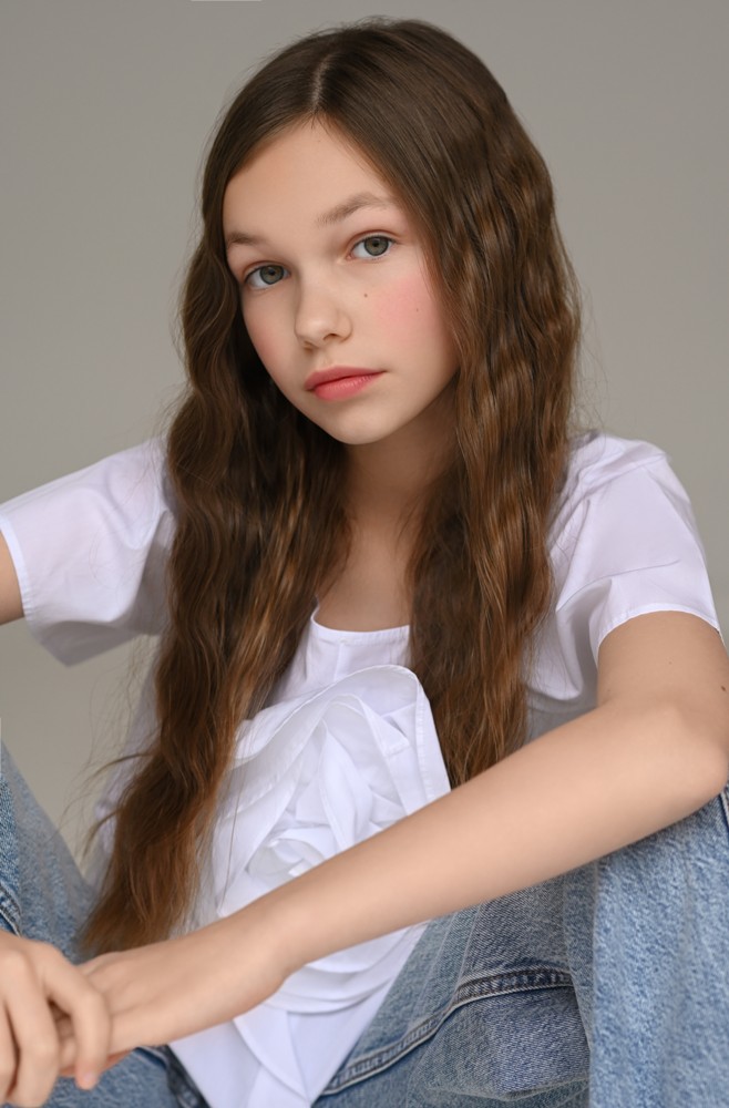 Anna-Lisa T | Network Model Agency