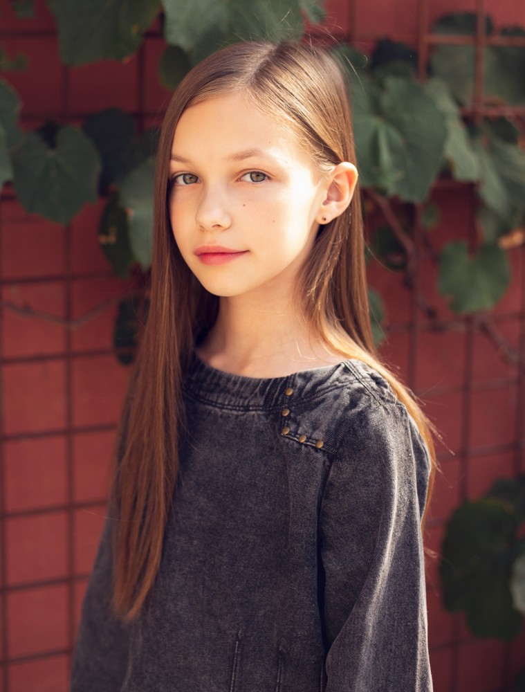 Anna-Lisa T | Network Model Agency