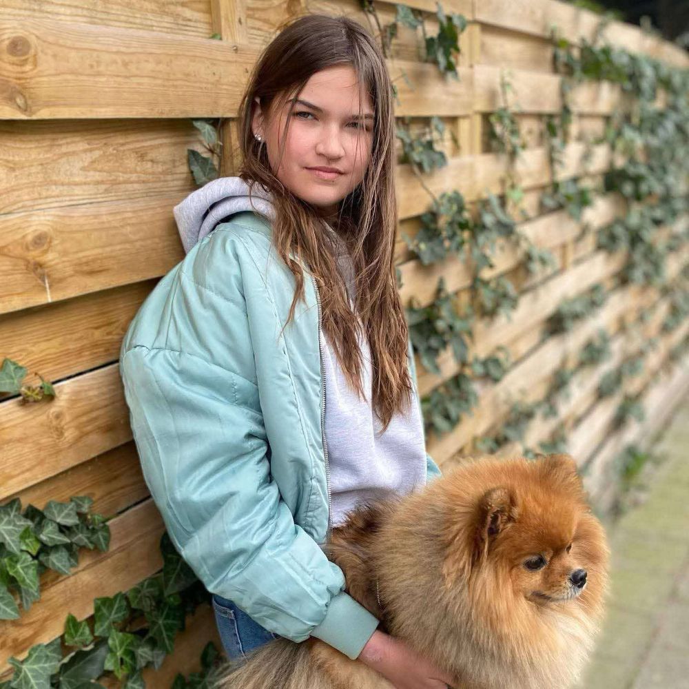 Selah vG | Network Model Agency