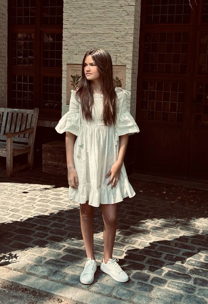 Selah vG | Network Model Agency