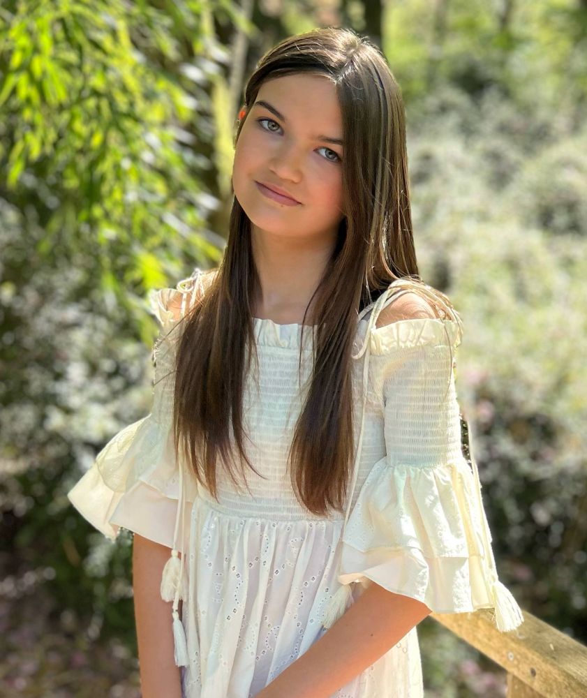 Selah vG | Network Model Agency