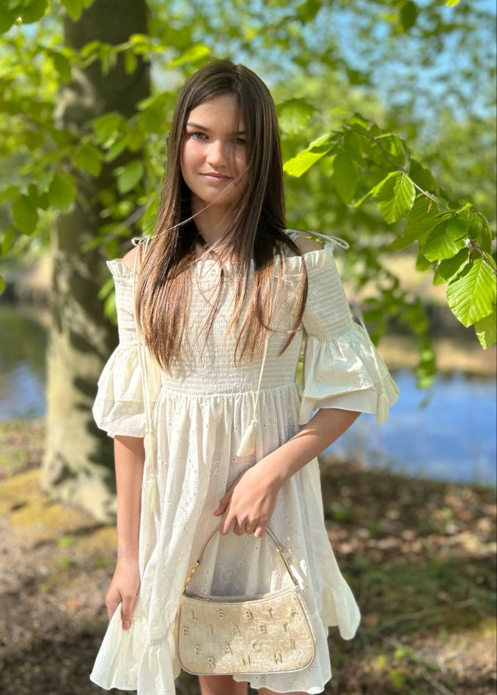 Selah vG | Network Model Agency