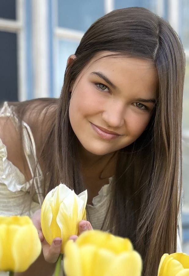 Selah vG | Network Model Agency
