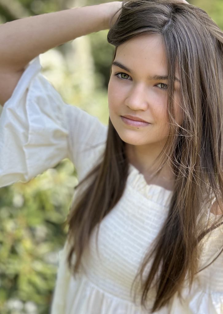 Selah vG | Network Model Agency