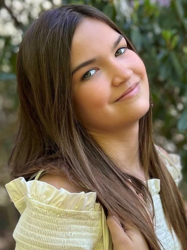 Selah vG | Network Model Agency