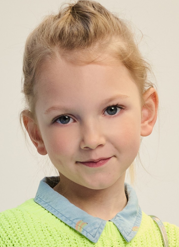 Aurélie G | Network Model Agency