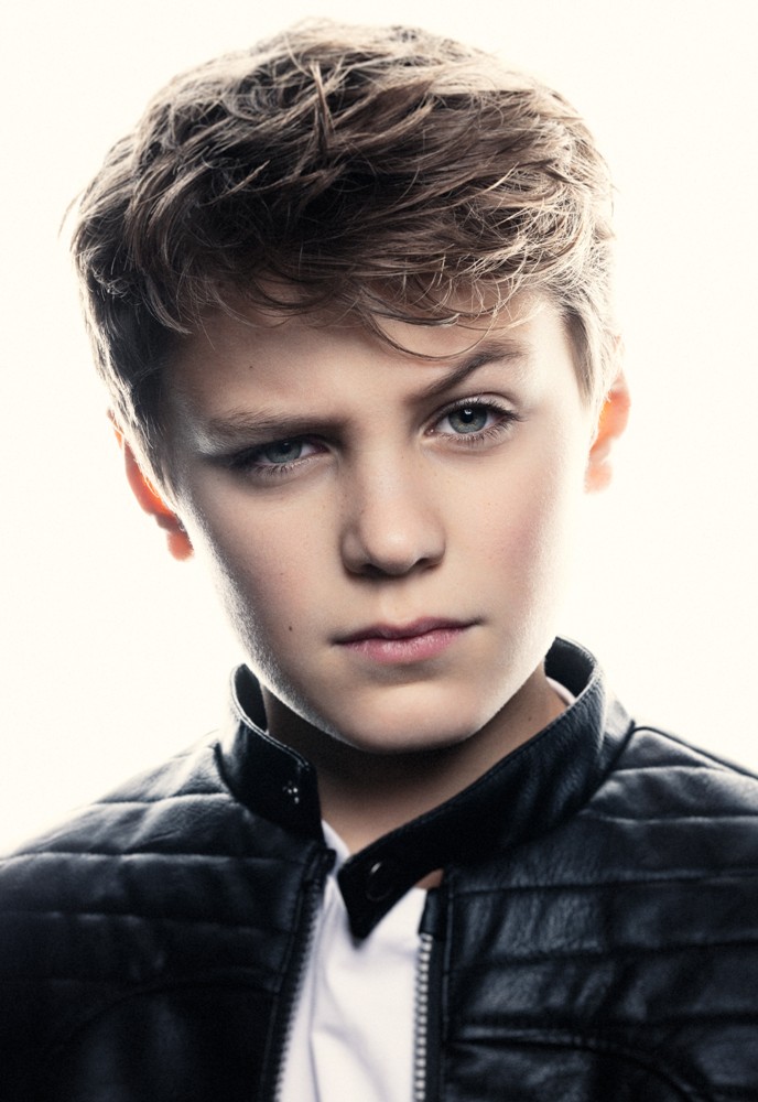 Axl DN | Network Model Agency