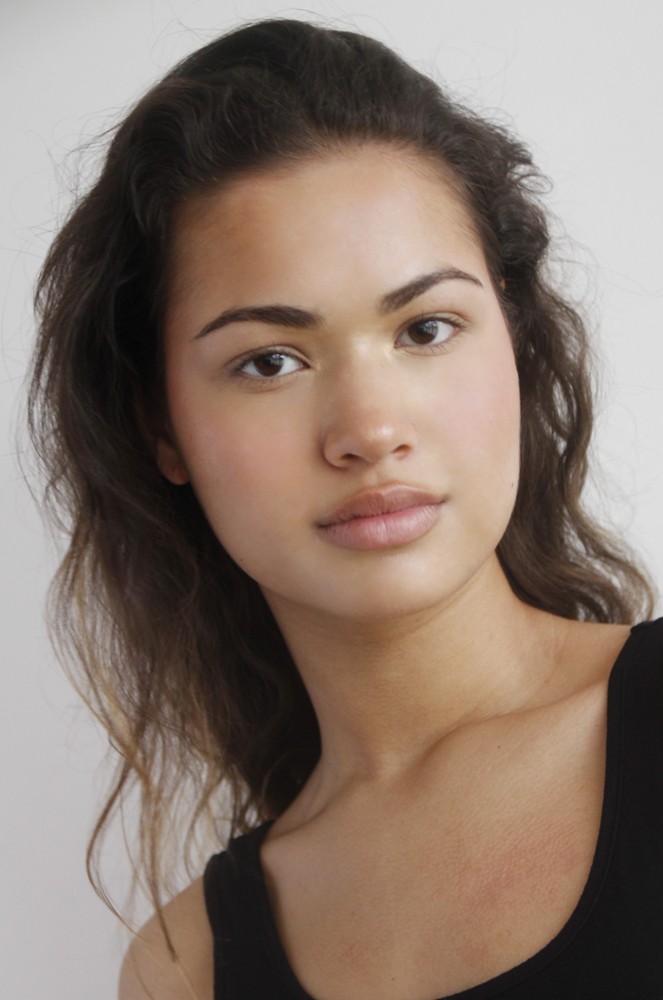 Zoë V | Network Model Agency