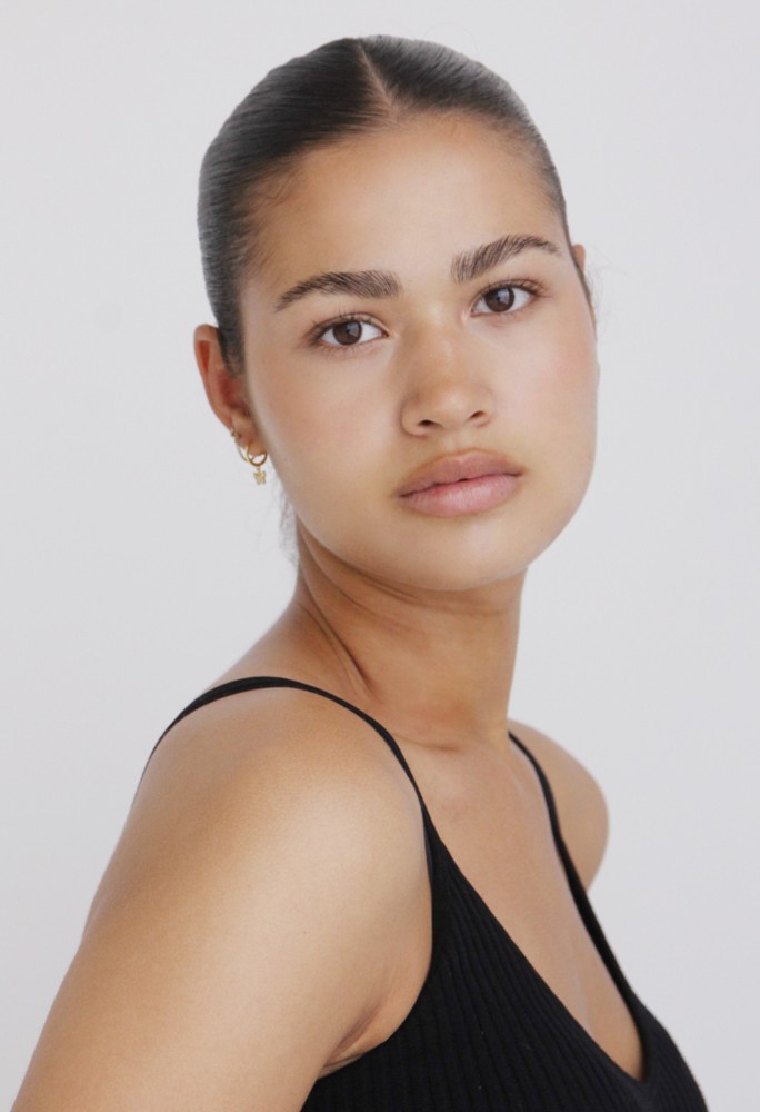 Zoë V | Network Model Agency