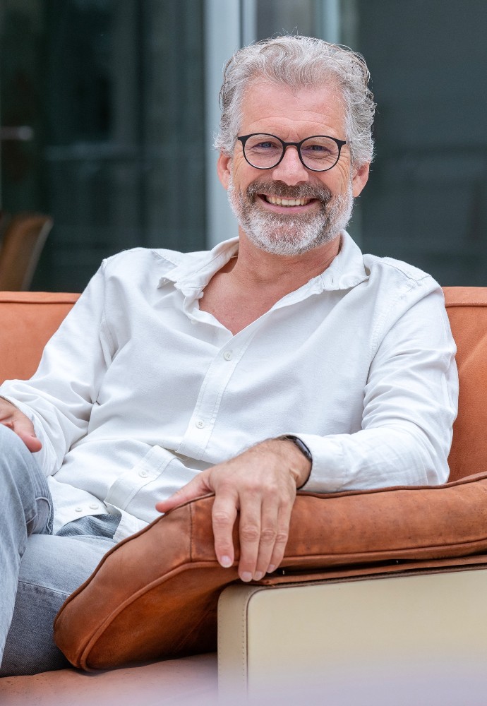 Bob L | Network Model Agency