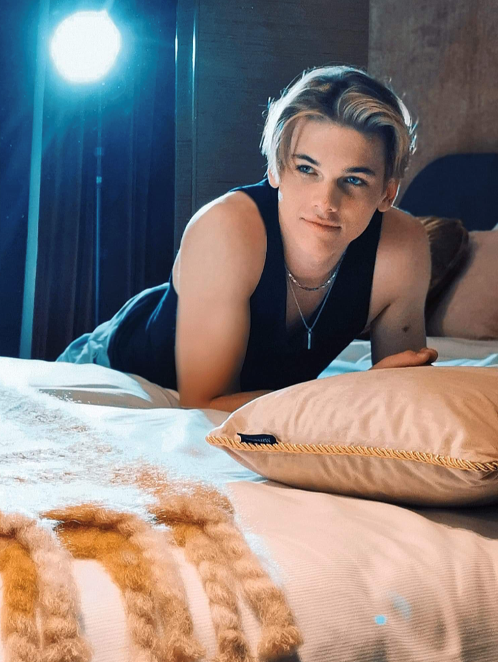 Daan V | Network Model Agency