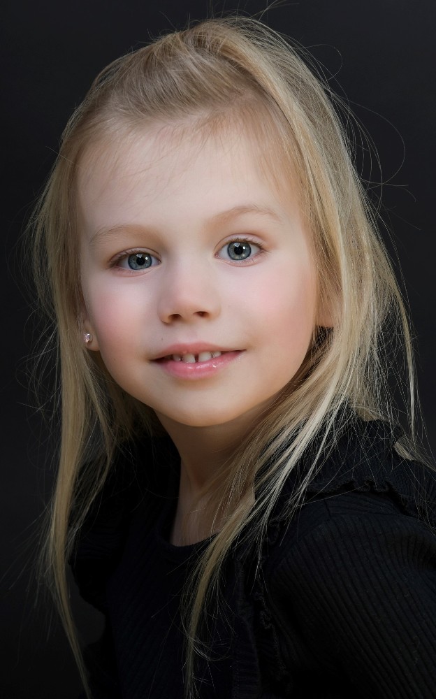 Dylara B | Network Model Agency