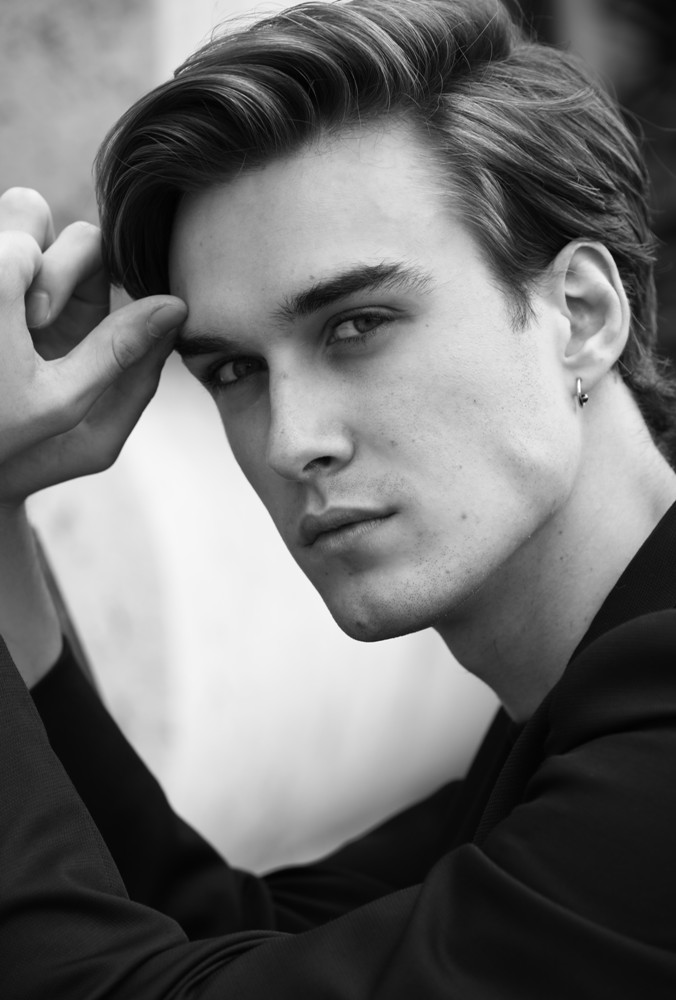 Edouard B | Network Model Agency