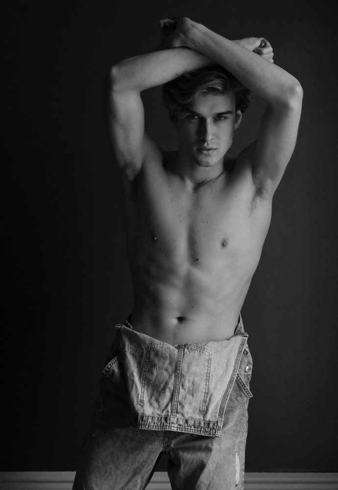 Edouard B | Network Model Agency