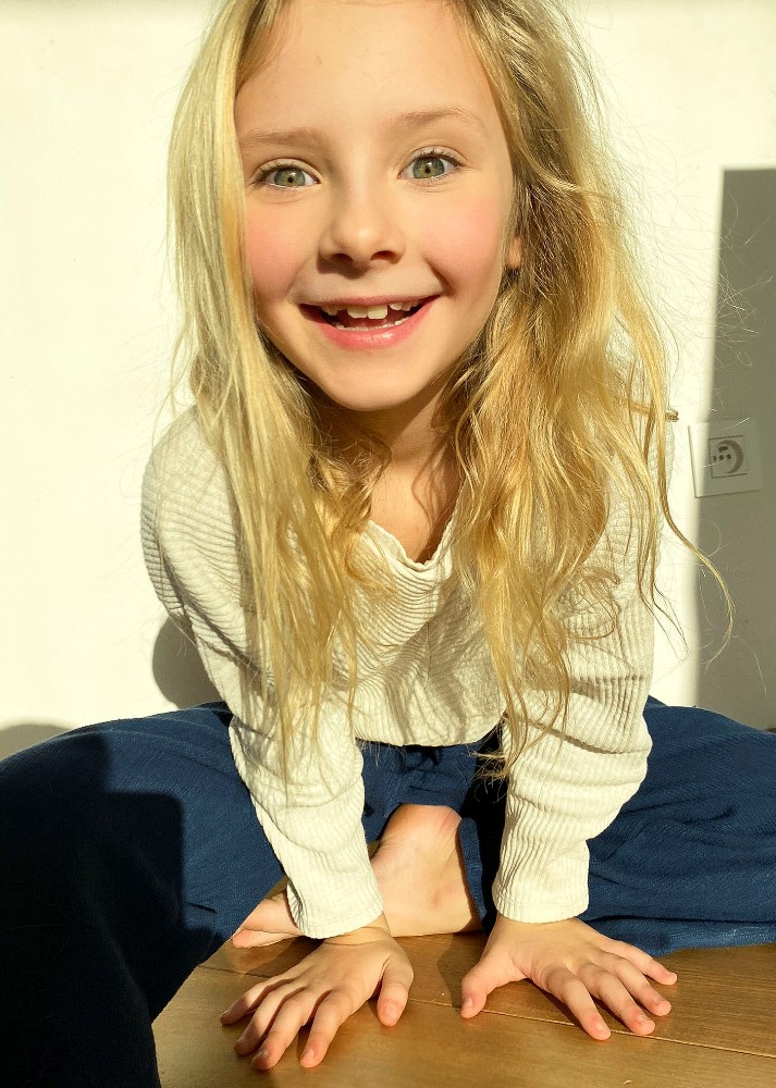 Eléonore M | Network Model Agency