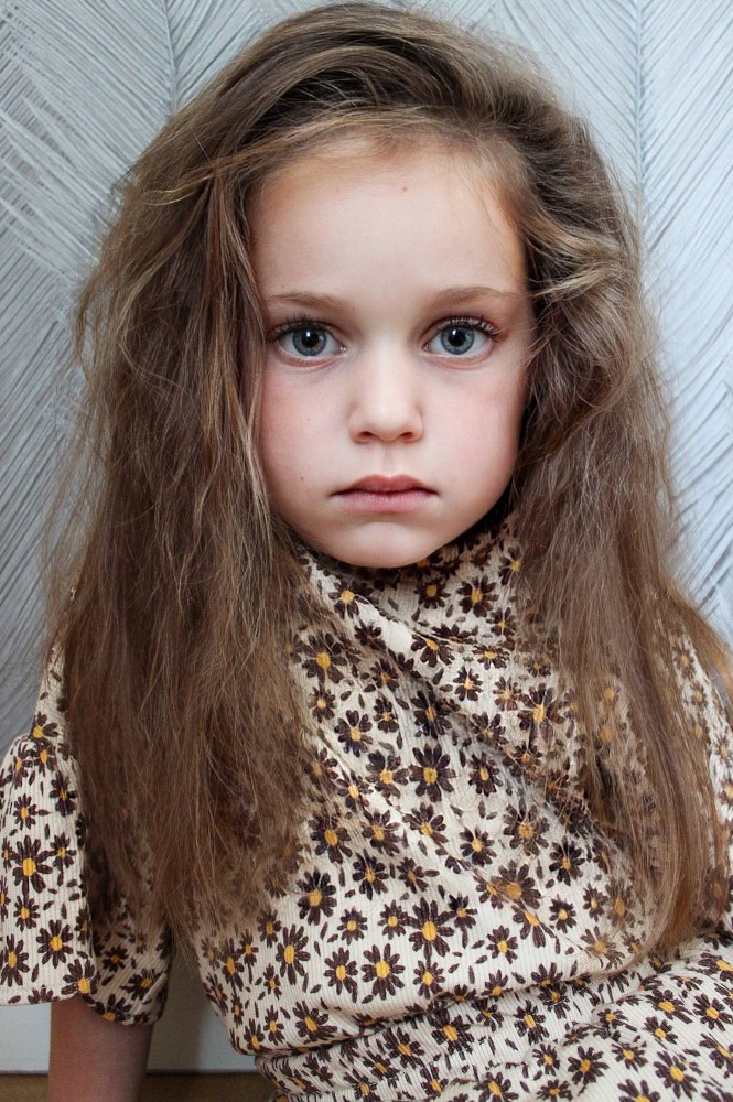 Elin T | Network Model Agency