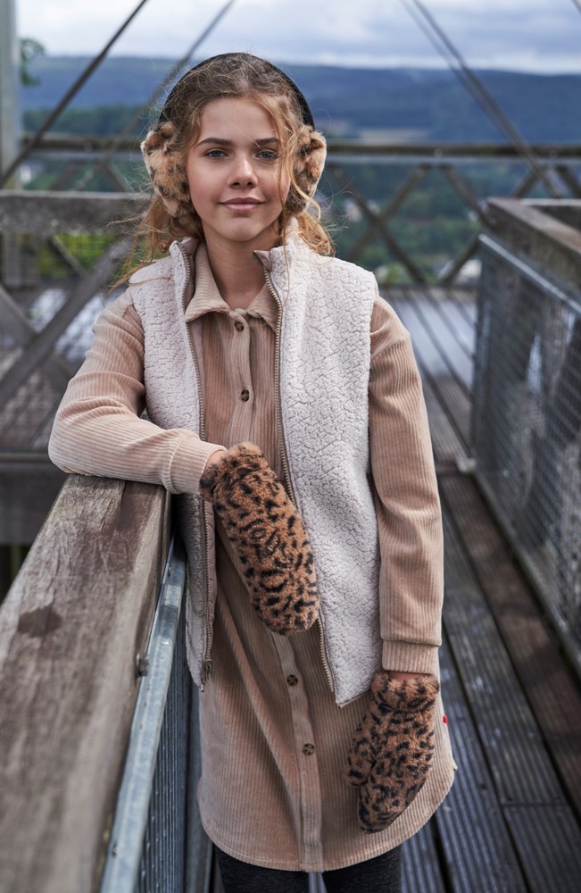 Ella D | Network Model Agency