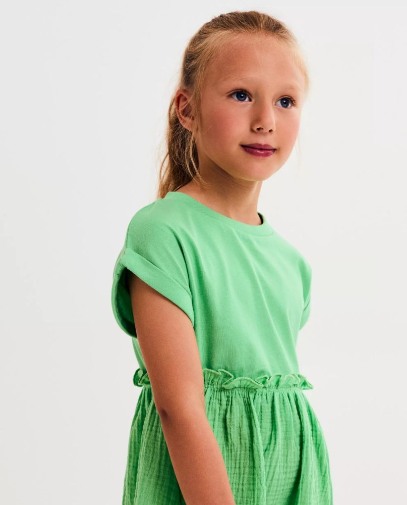 Ellie VH | Network Model Agency