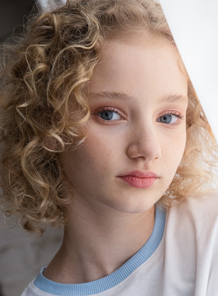 Eloïse S | Network Model Agency