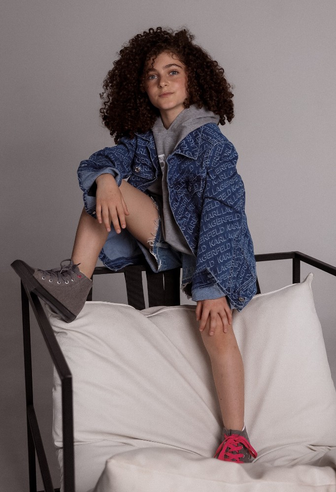 Emely M | Network Model Agency