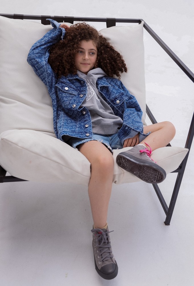 Emely M | Network Model Agency