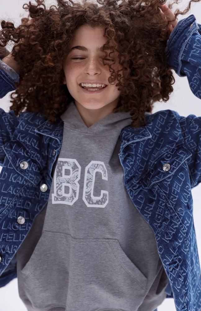 Emely M | Network Model Agency