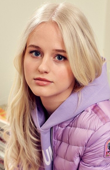 Emma L | Network Model Agency