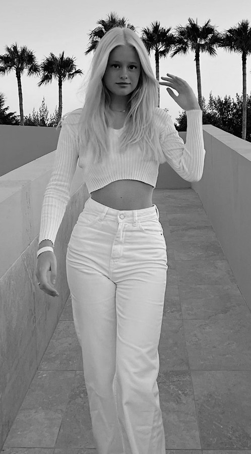 Emma L | Network Model Agency