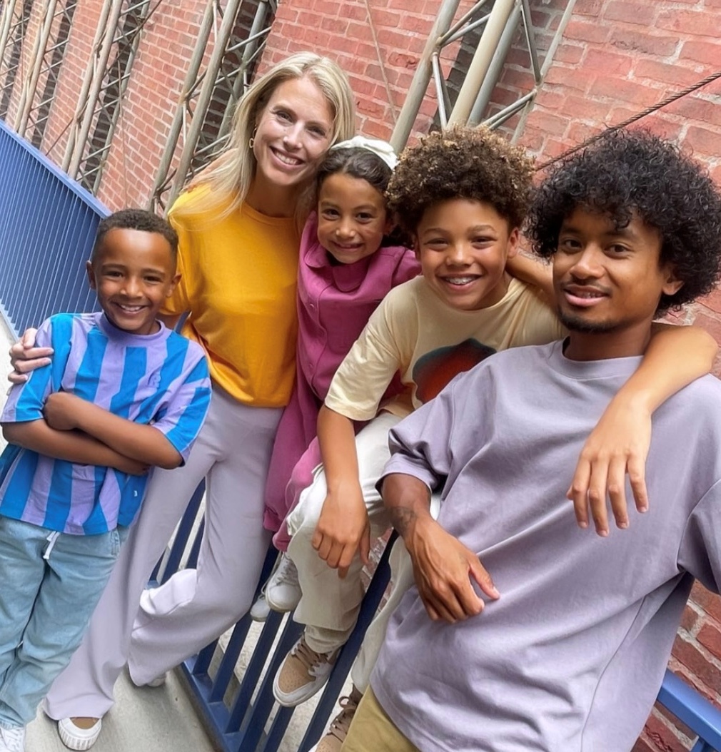 Esmay J | Network Model Agency