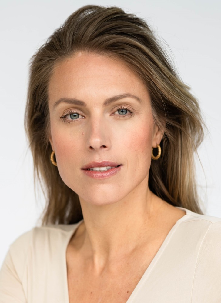 Esmay J | Network Model Agency