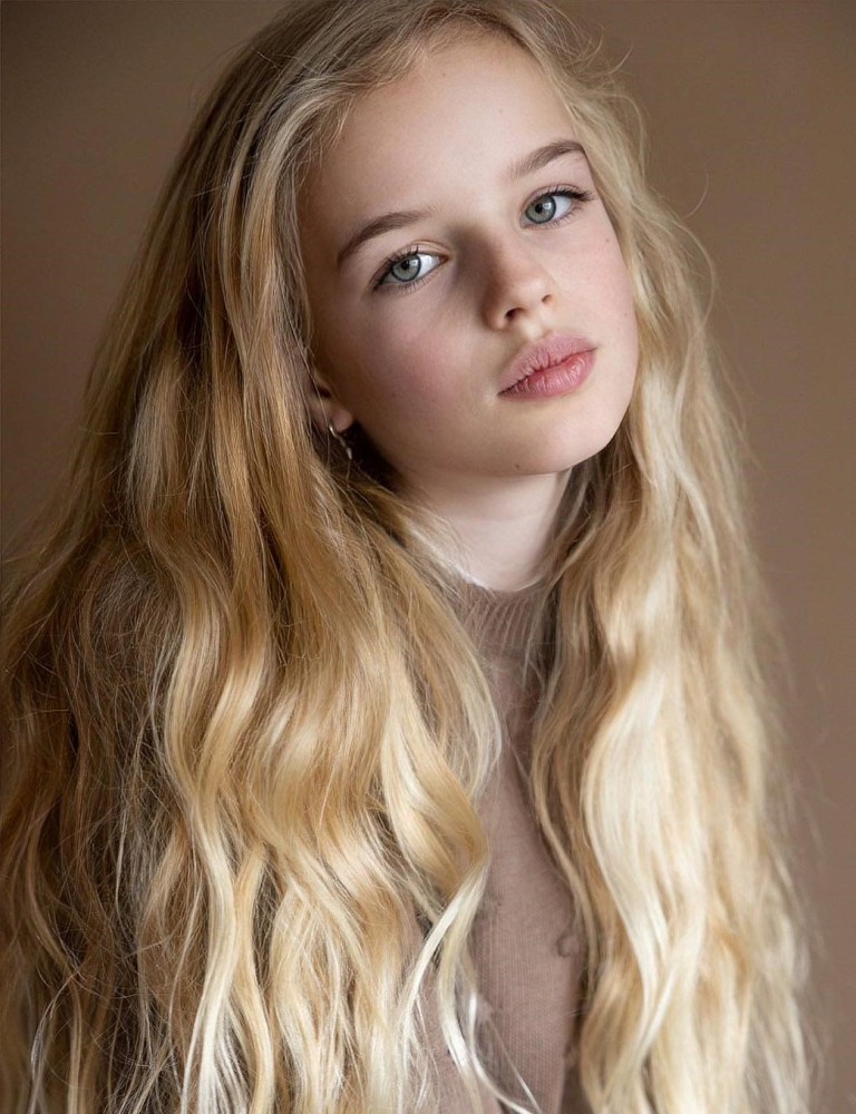 Fay Anne H | Network Model Agency