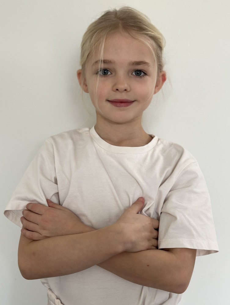 Féline DW | Network Model Agency