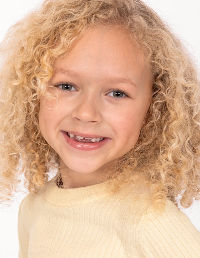 Florence W | Network Model Agency