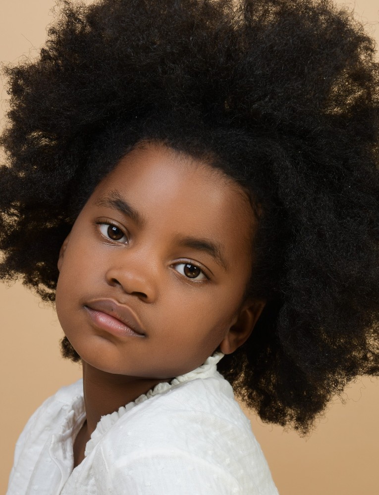 Geneviève S | Network Model Agency