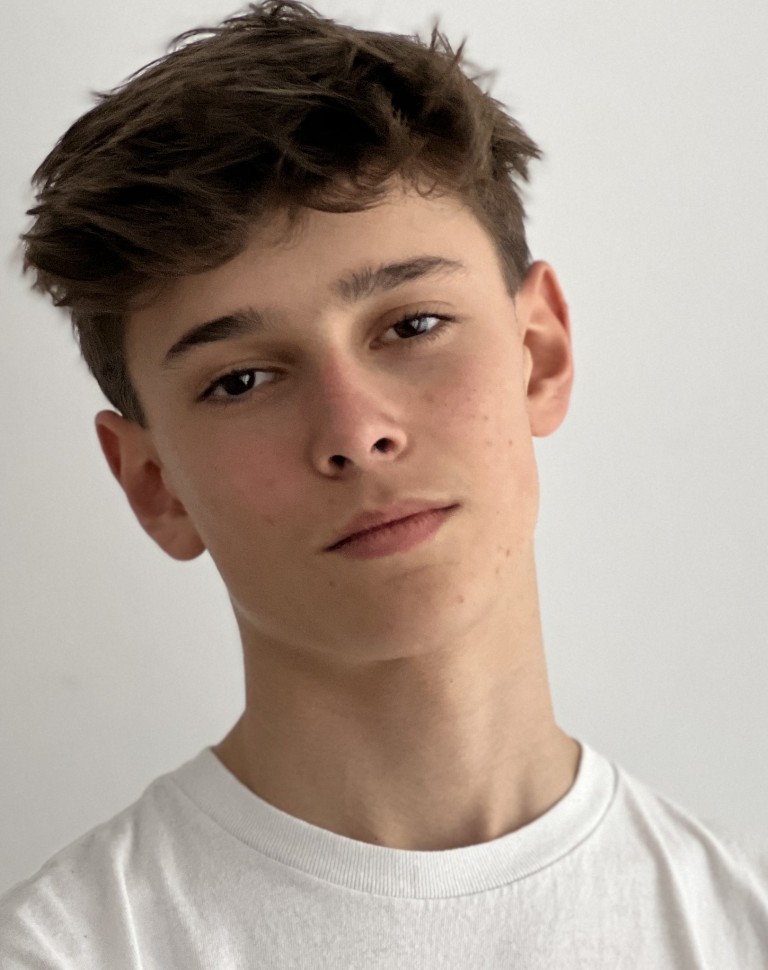 Oscar V | Network Model Agency